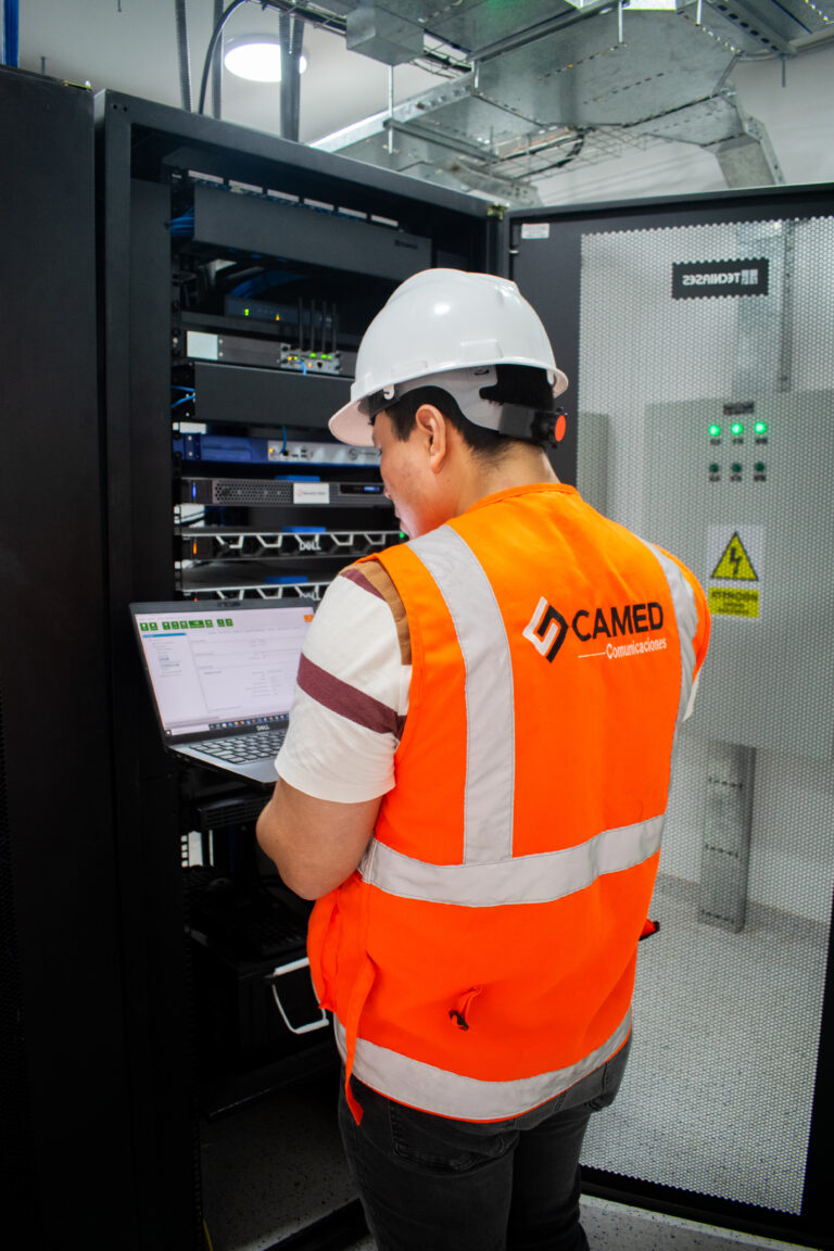 Sistema de radiocomunicación-VHF/UHF/HF | Camed